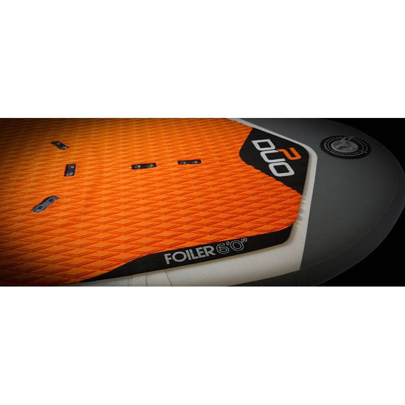 i-99 Duo Foiler Wing u. Wind-Foilboard